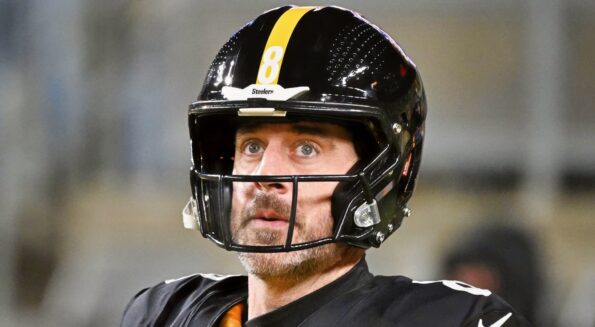 Report Links Aaron Rodgers to Broncos