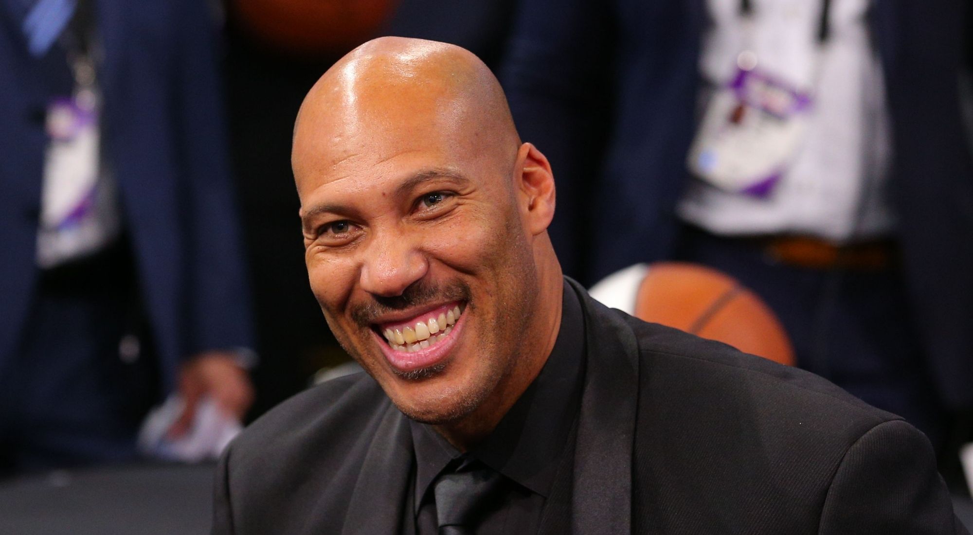 LaVar Ball Casually Exposes LaMelo, LiAngelo, and Lonzo Over Their Wild ...