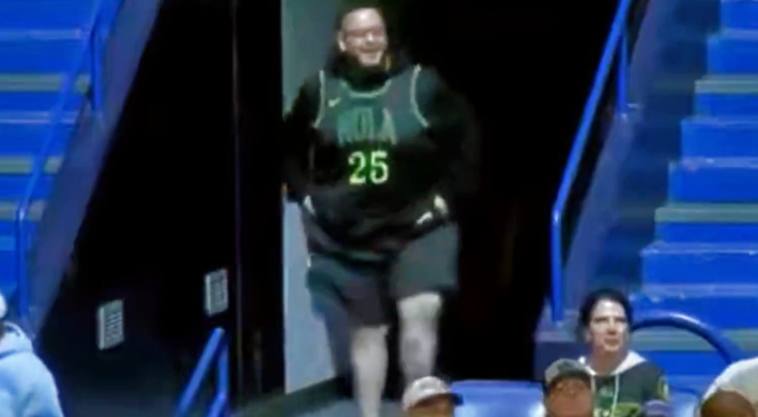 Pelicans Fan Suffers Embarrassing Wardrobe Malfunction & Gives Everyone ...