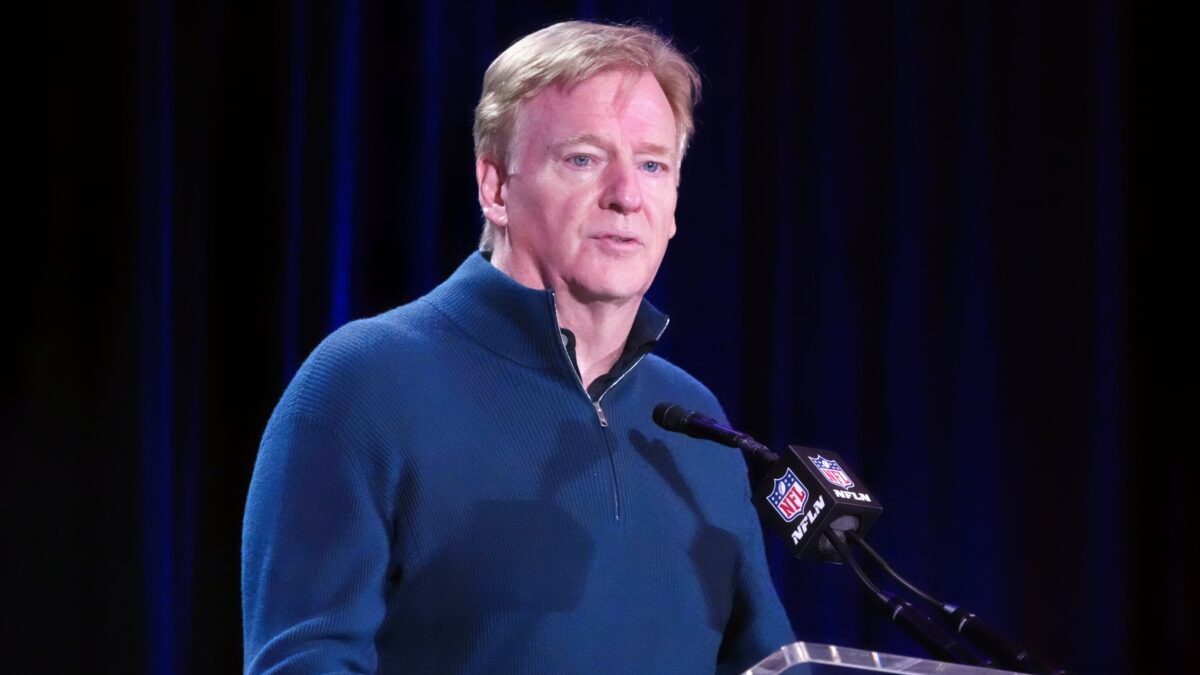 Tragedy Strikes NFL as Three Former Stars Pass Away Over the Weekend ...