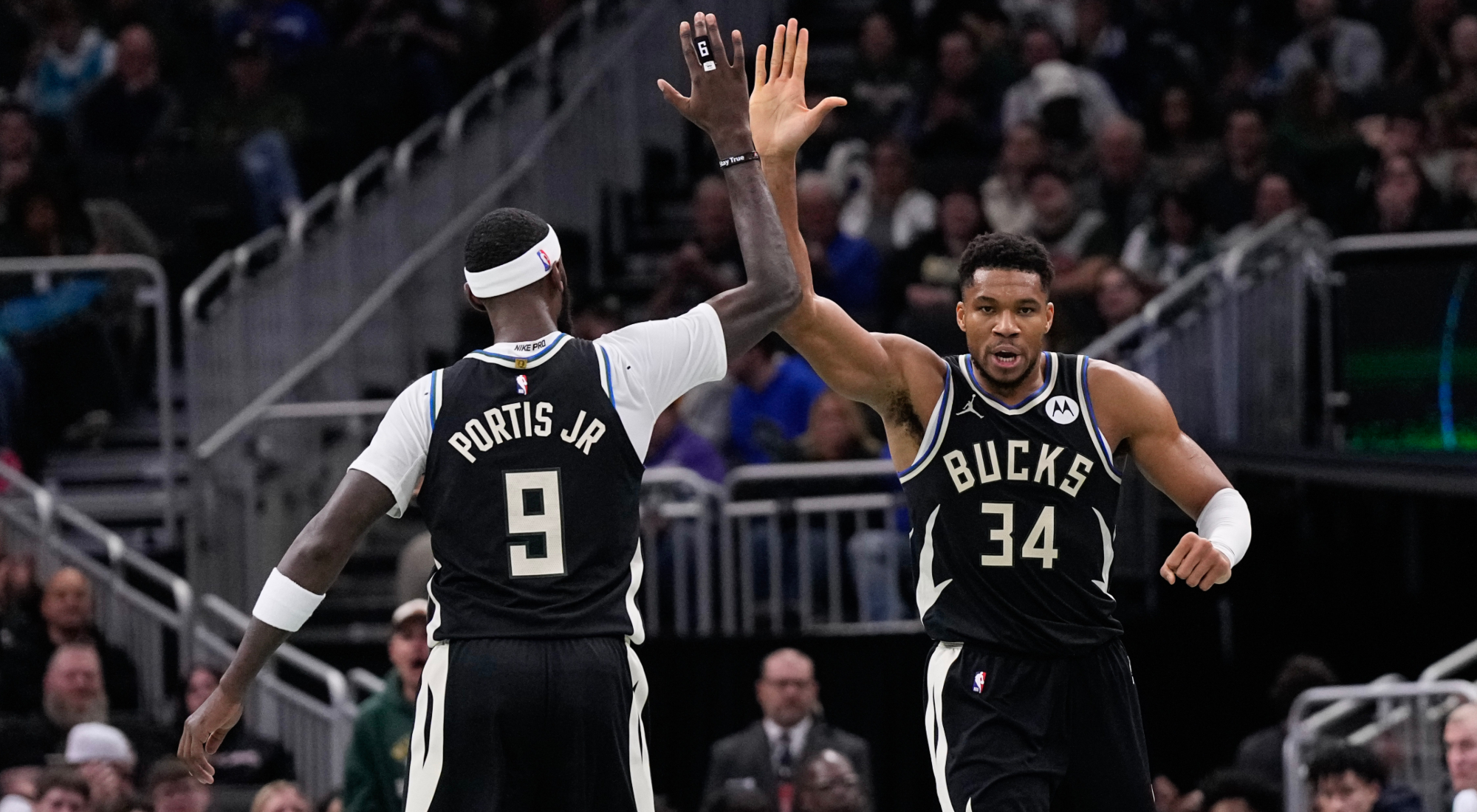 Bobby Portis Pushes Back on Report About Giannis Antetokounmpo’s Role ...