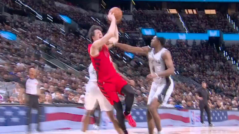 Deni Avdija Tries to Go After De’Aaron Fox After Hard Fall Sparks Tension