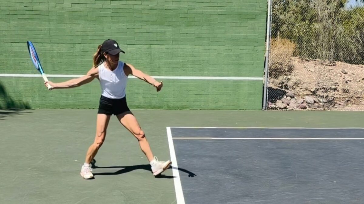 Footage Of Danica Patrick Playing Tennis Has The Entire Internet ...