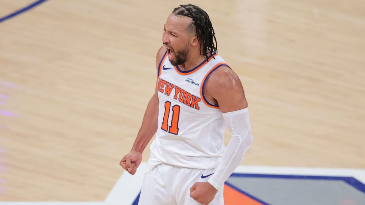 Veteran NBA Insider Issues Public Apology to Jalen Brunson and His Father