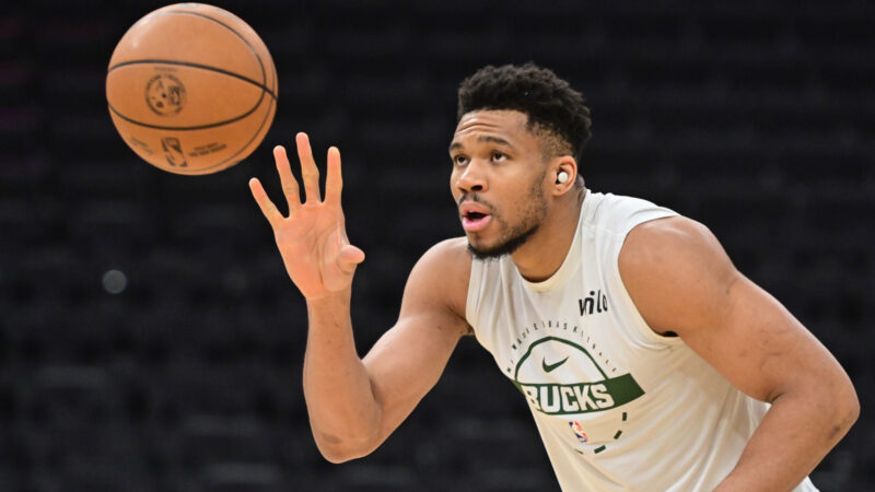Los Angeles Lakers’ Potential Giannis Antetokounmpo Trade Package Just ...