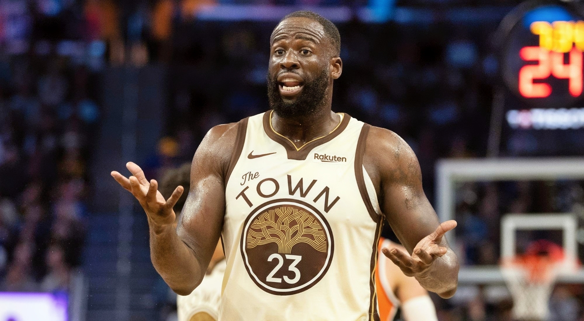 Kevin Hart’s Roast Turned Into a Full-Blown Comedy Attack on Draymond Green