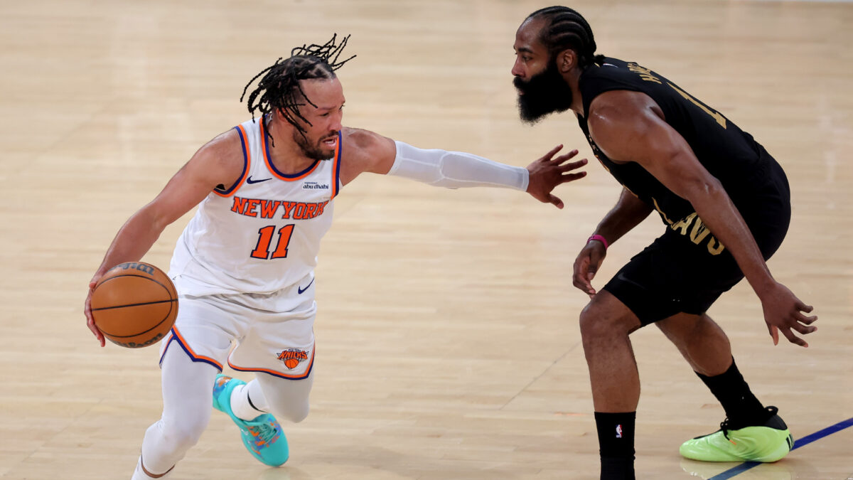LeBron James’ Awkward All-Star Moment With Steph Curry Caught on Camera ...