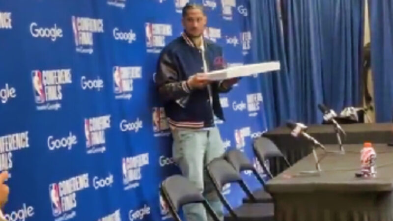 Karl-Anthony Towns Couldn’t Believe Josh Hart Brought His Pizza ...