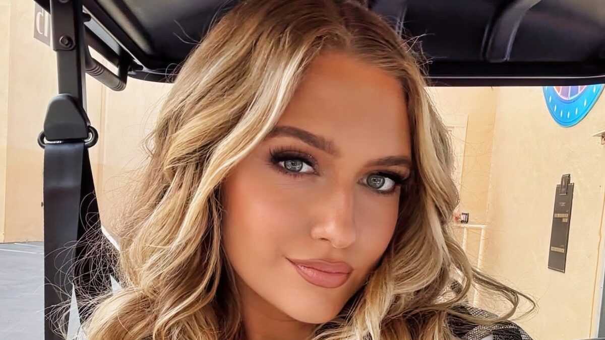 Pat Sajak’s Daughter Is Going Viral In Jaw-Dropping New Snaps Alongside ...