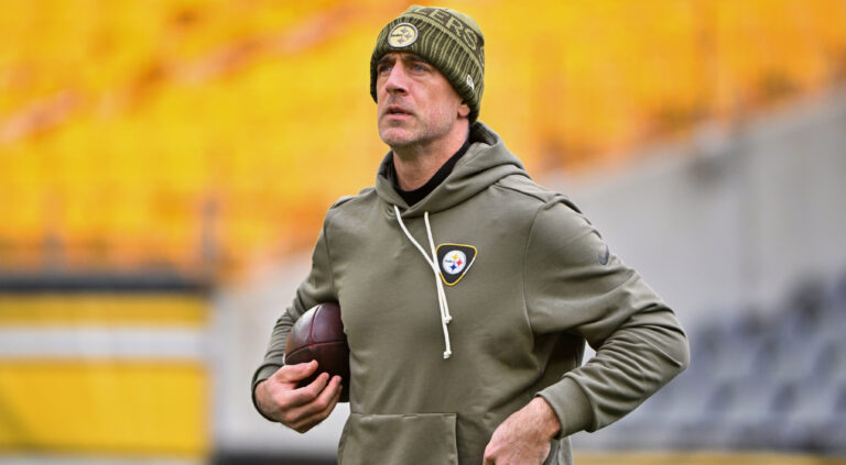 FACT CHECK: Did Aaron Rodgers Really Go Bald? Viral Photos Spark Chaos ...