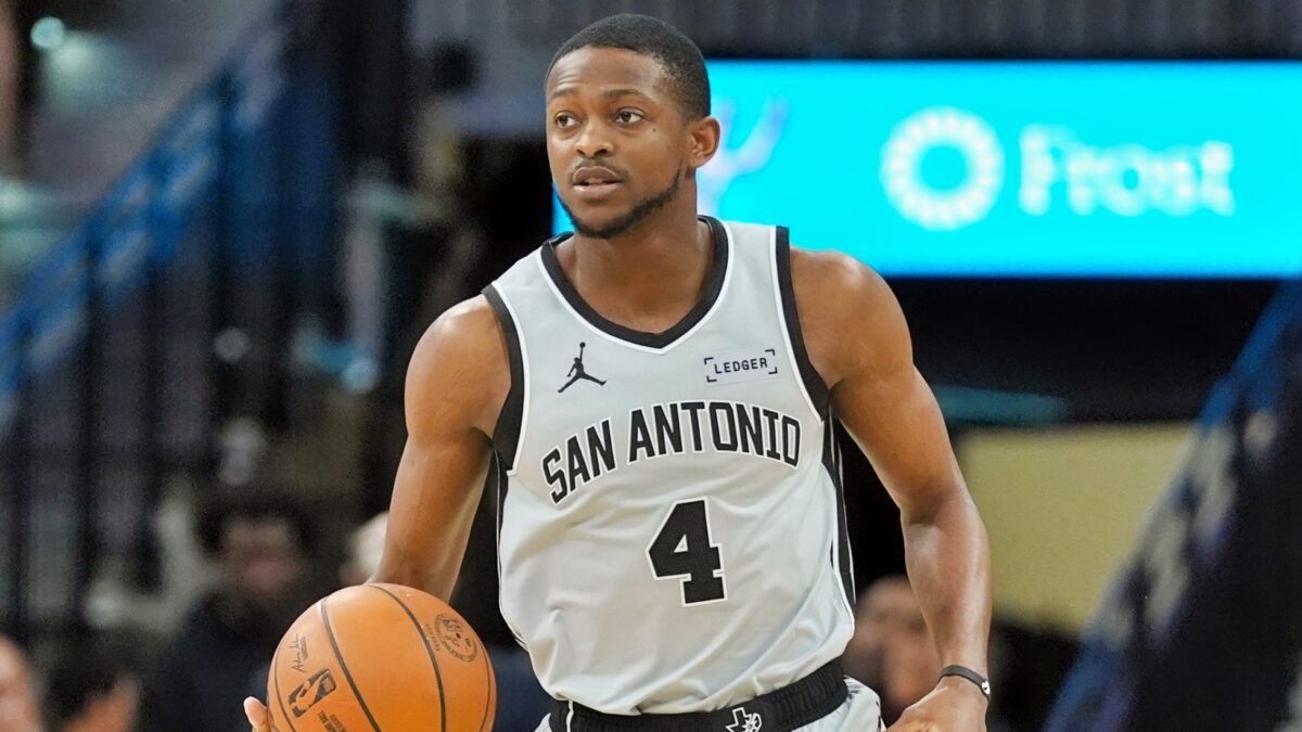 WNBA Broadcasters Seemed to Sneak in a Ruthless De'Aaron Fox Reference ...