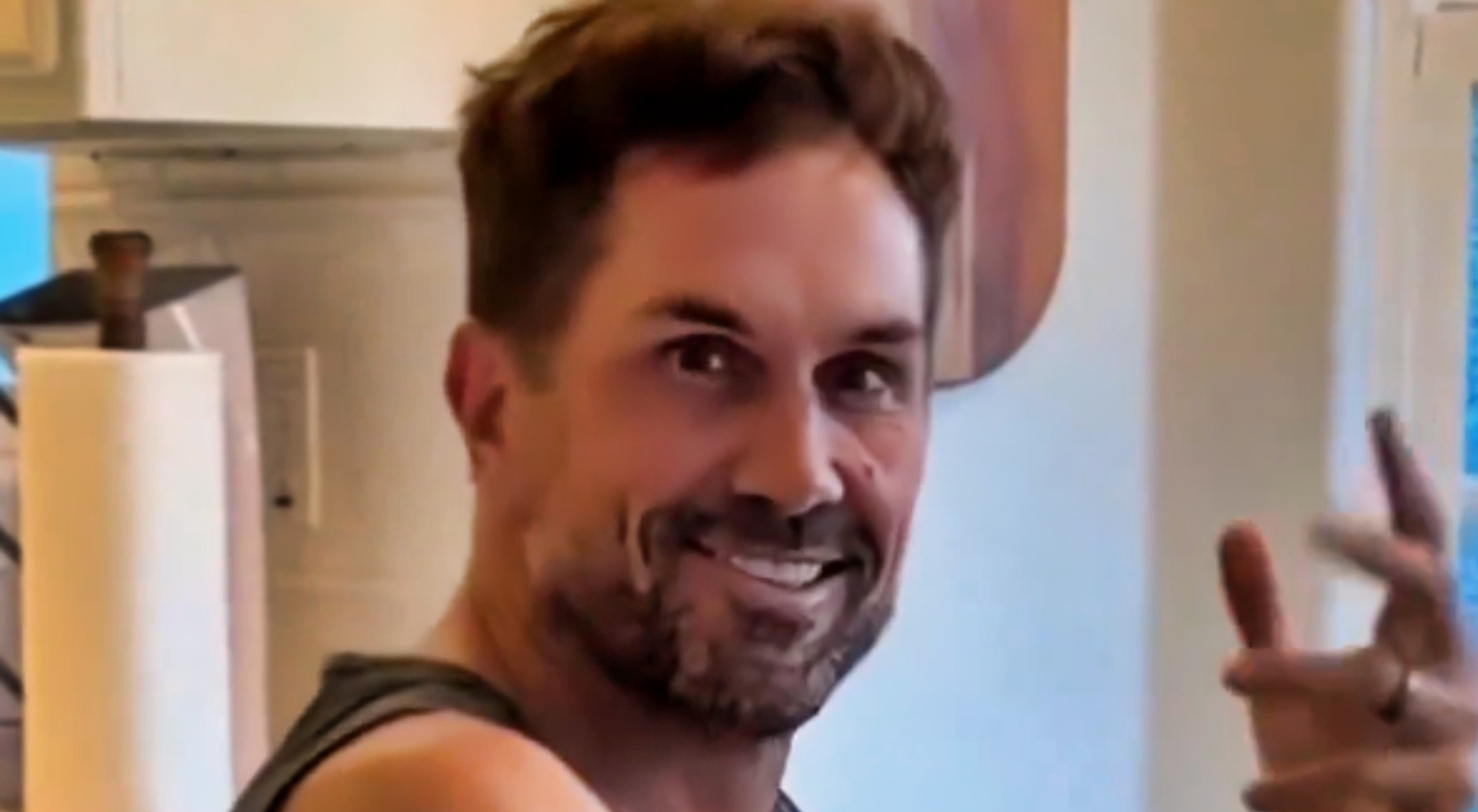 Matt Leinart Gets Roasted By Alexa In Viral Clip