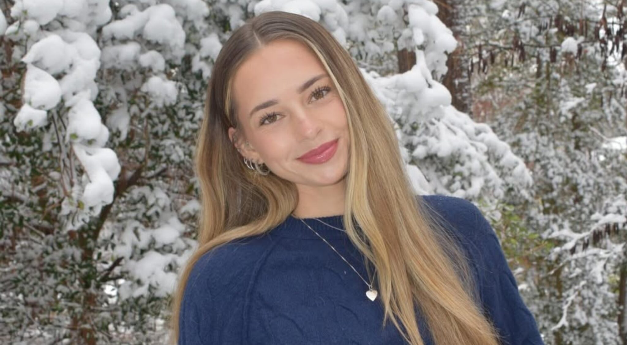Golf Bev Cart Girl Sydney King Makes $1,000 In Tips One Day