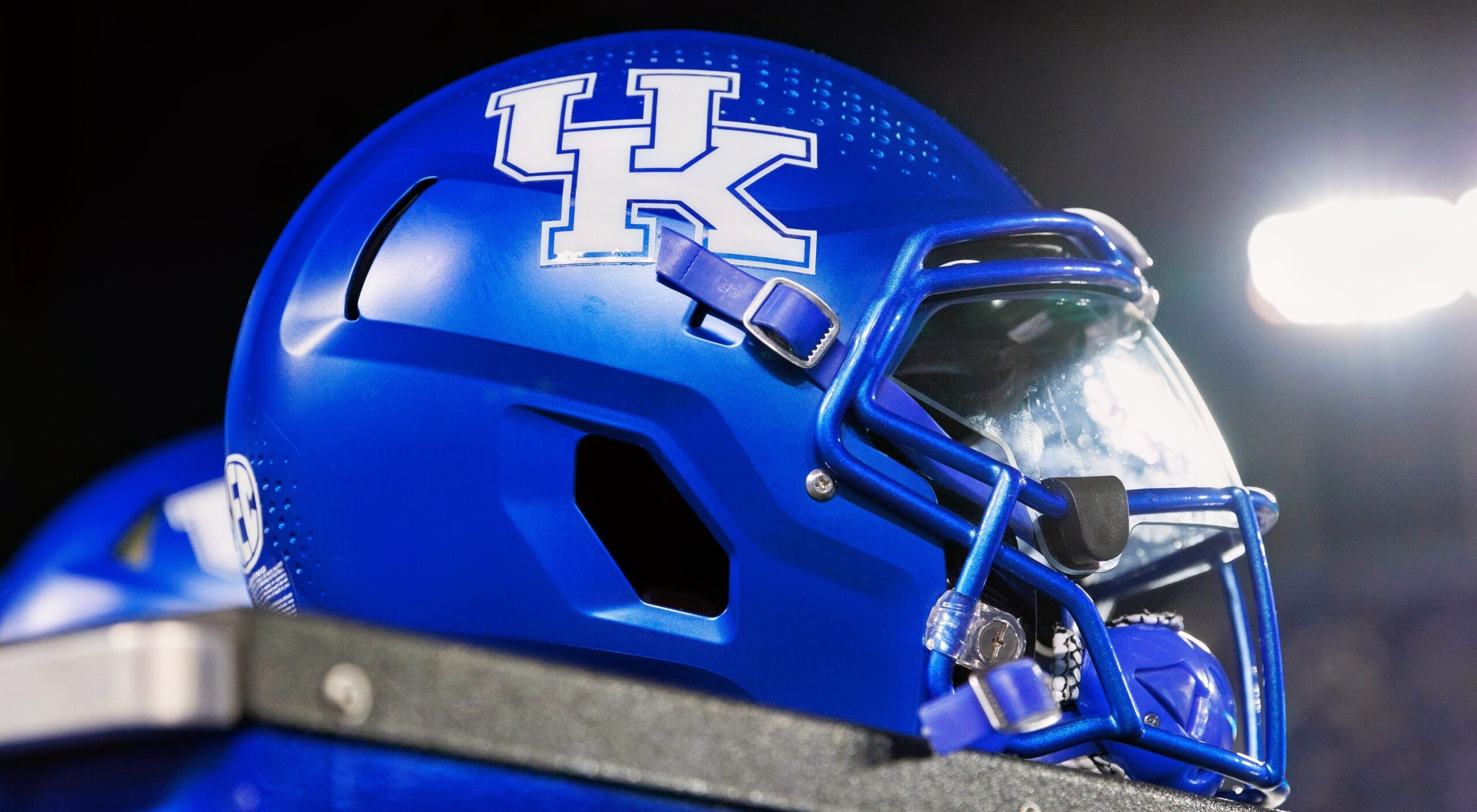 University of Kentucky Football Star Has Shockingly Died At Just 20 ...