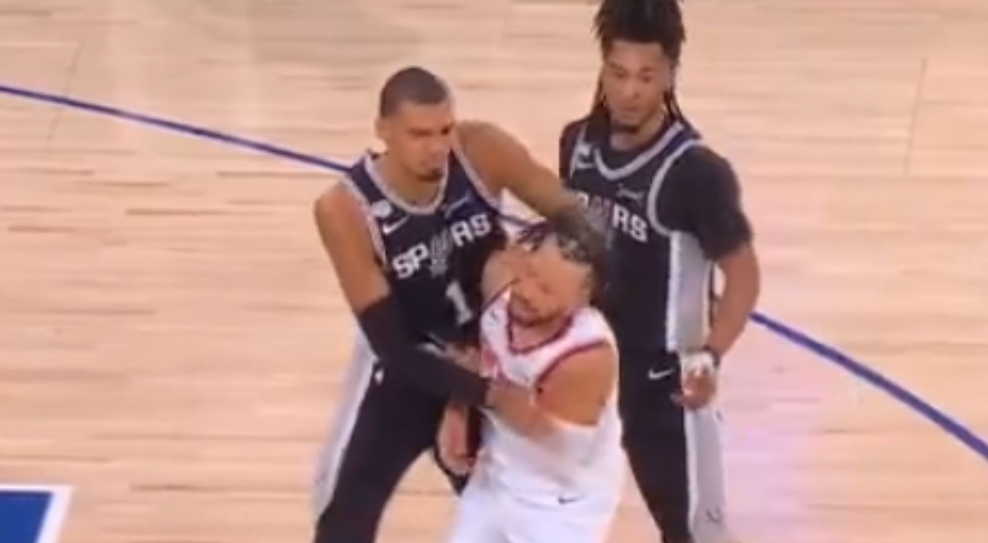 Jalen Brunson Loses His Cool After Victor Wembanyama Sends Him Crashing ...