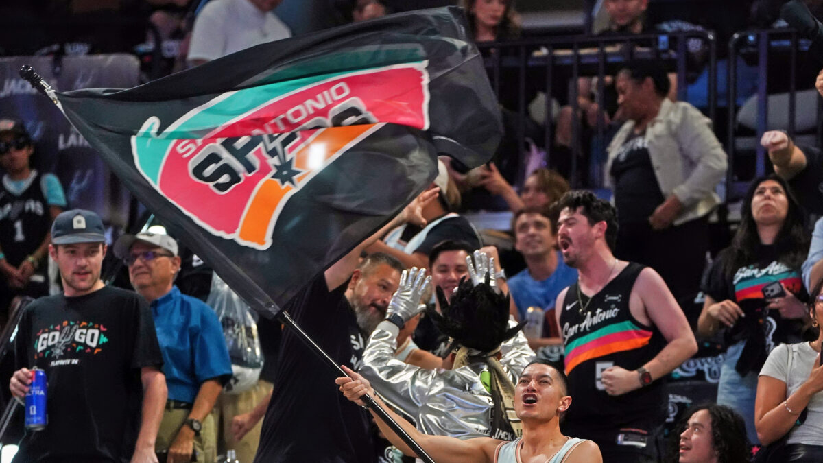NBA Fans Are Fed Up After Jalen Brunson’s Latest Flop Went Viral