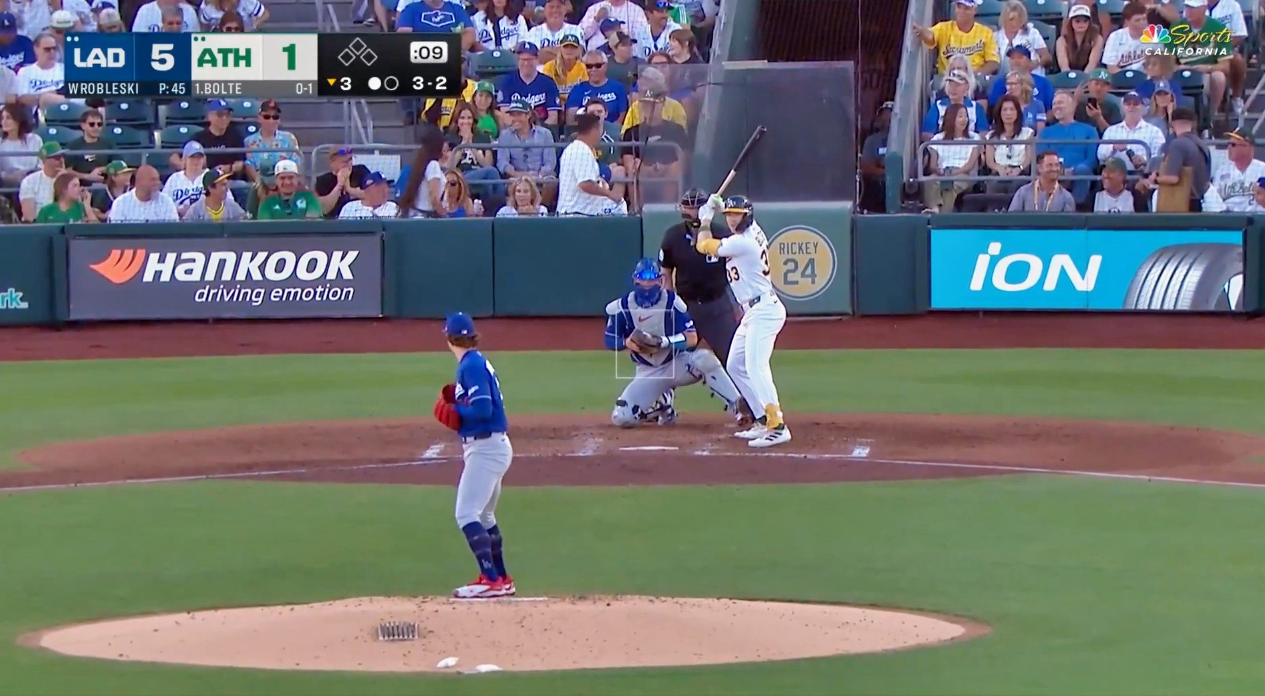 Mexico's World Cup Goal Viral Moment At Dodgers Game